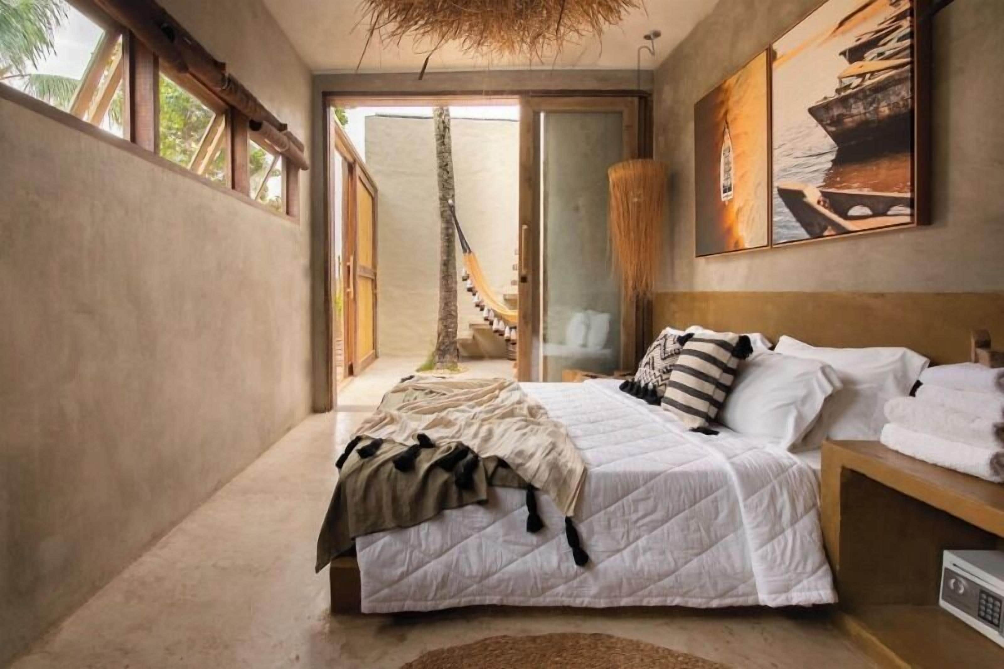 Suite Deluxe, piscina privativa | Cofre no quarto, ferro/tábua de engomar, Wi-fi grátis 