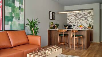 Suite, 1 cama king-size (Apartment) | Cozinha privada | Uma cafeteira/bule, uma chaleira elétrica