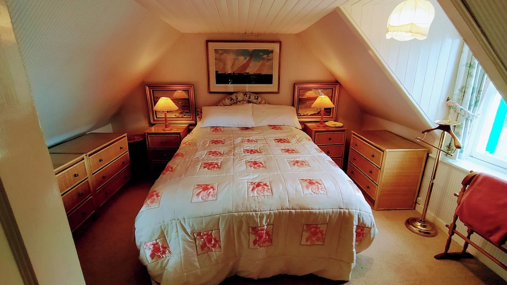 BEACHFRONT HOUSE IN PLOCKTON; 3 Beds; Long Stay, 50% Discount; near ...