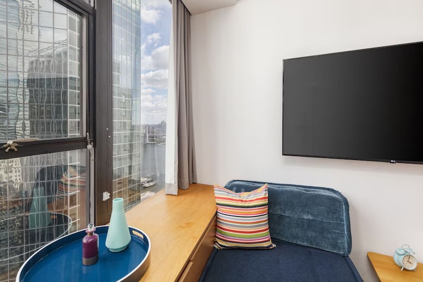 Downtown Nyc Unit Near Wall Street & Iconic Brooklyn Views | Kitchen & Gym - Long Island, NY