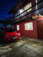 Fachada da propriedade