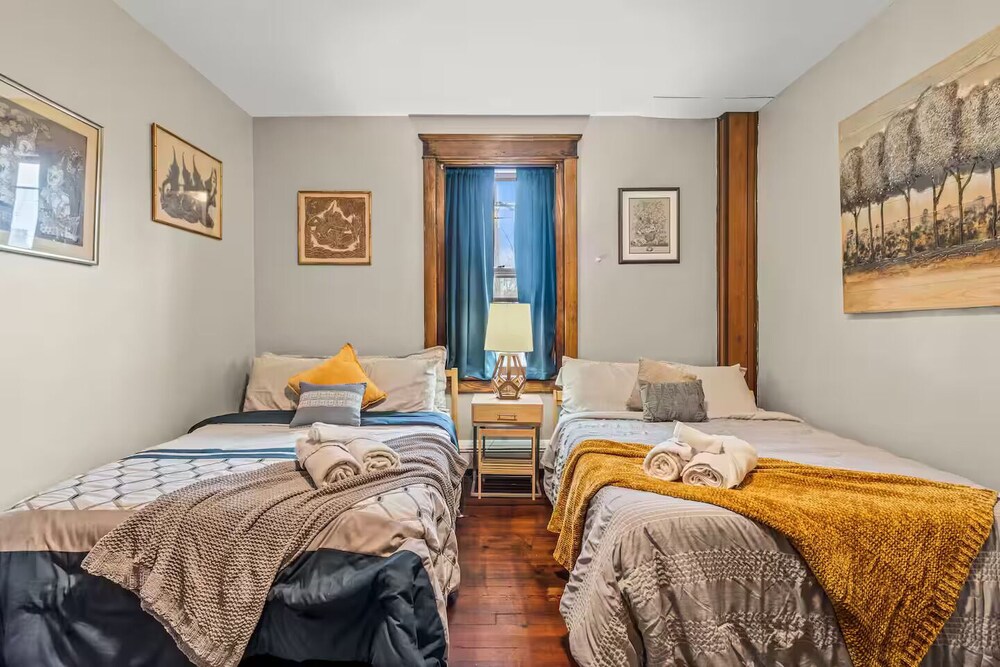 Huge 5BR Historic Home•Town Center - Swarthmore | Vrbo
