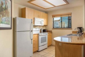 Formula 1 Las Vegas 2025, Nov 20-23...walking distance to the track ...