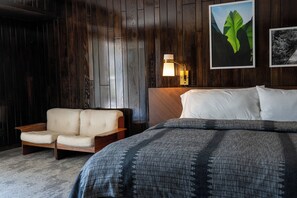 Quarto Individual Deluxe | Roupa de alta qualidade, edredões de penas, camas de colchão pillowtop 