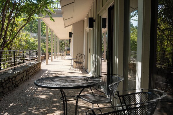 Suite de Luxo, pátio, vista para o jardim | Terraço/pátio interior