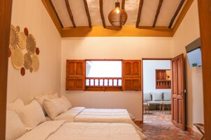 Quarto Quádruplo Superior | Wi-fi grátis, roupa de cama fornecida
