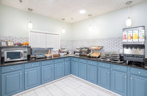 Café da manhã com buffet grátis todos os dias