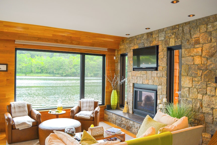 Modern Lakefront Berkshire Lakefront Retreat / Swim & Relax Close To Tanglewod - Tolland State Forest, East Otis
