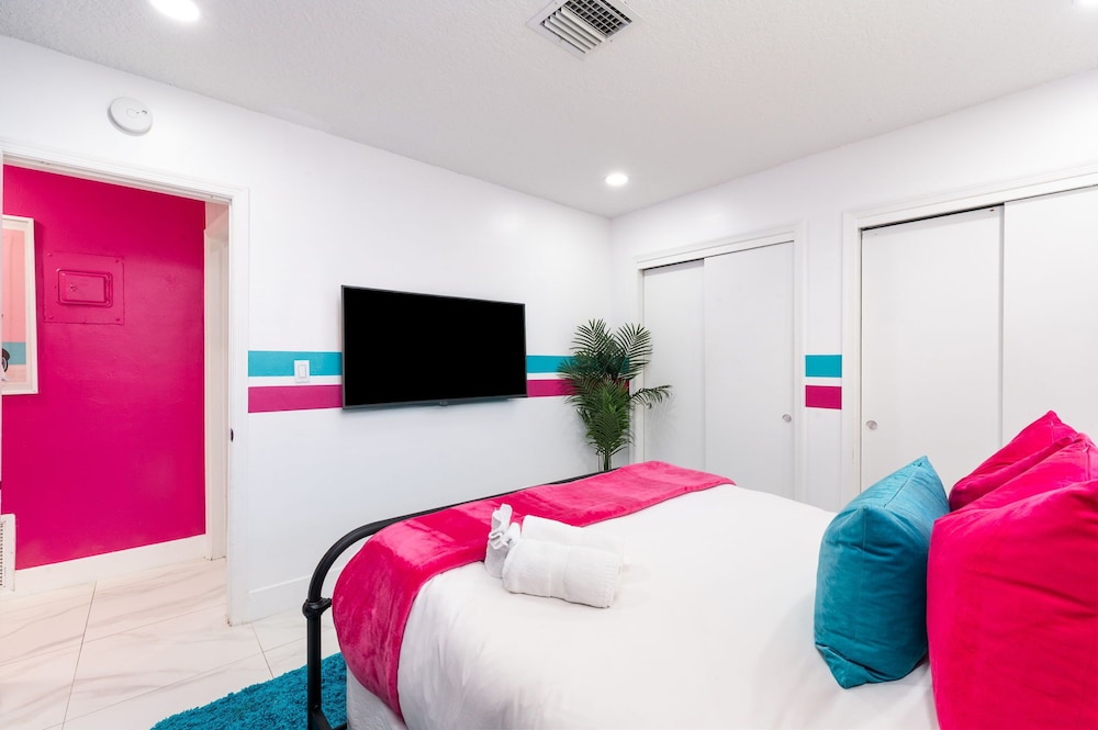 Miami Vice-Inspired Beach House Near Ocean - Pompano Beach | Vrbo