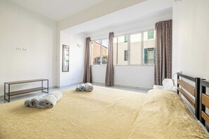 Apartamento | 1 quarto, espaço de trabalho para notebook