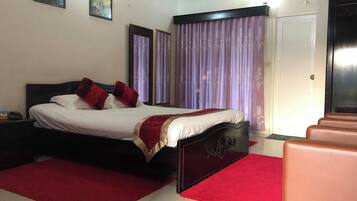 Quarto Duplo Deluxe, varanda, vista para o jardim | Wi-fi grátis