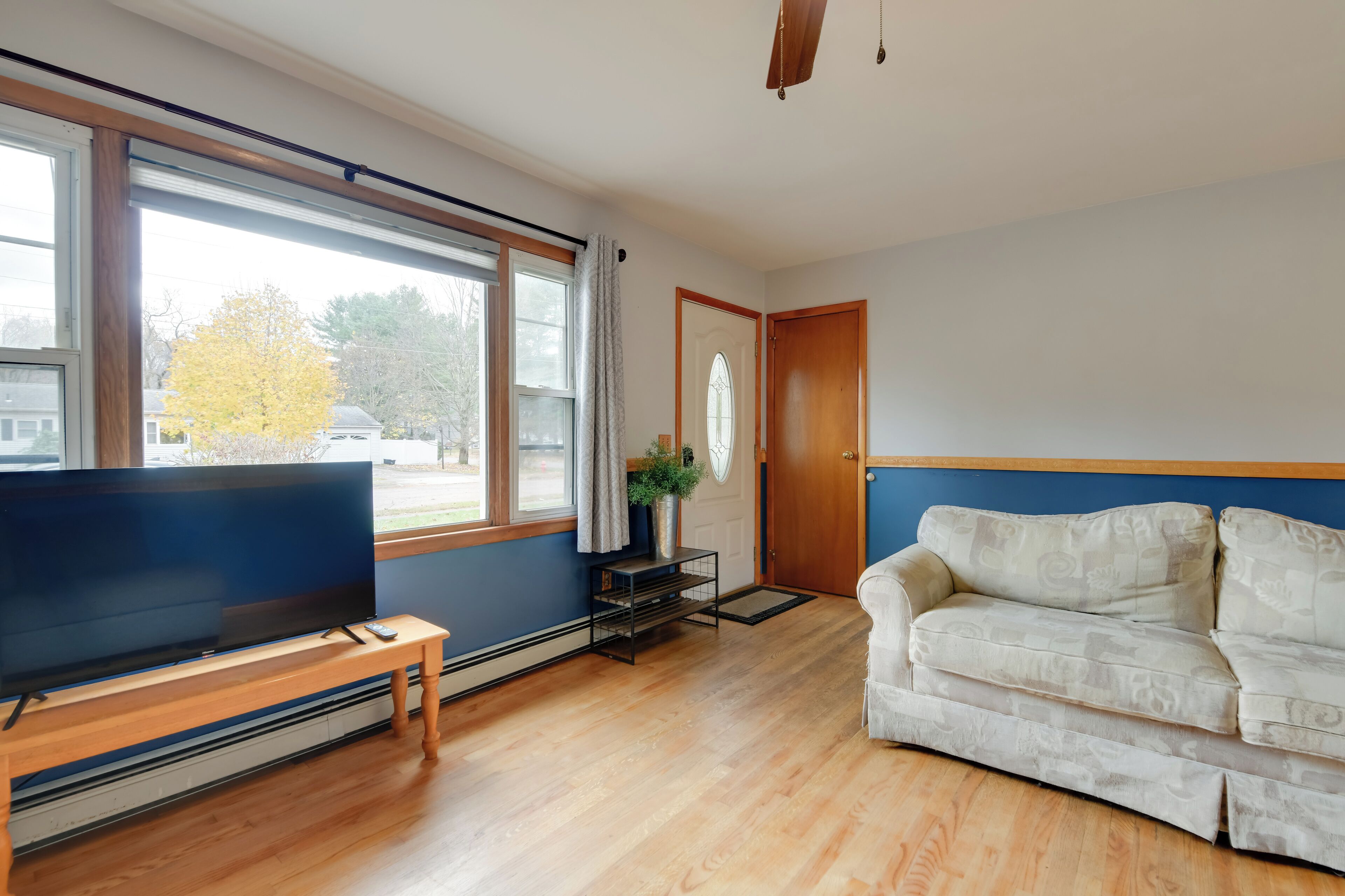 15 Mi To Cochran's Ski Area: Cozy Home W/ Yard! - Colchester