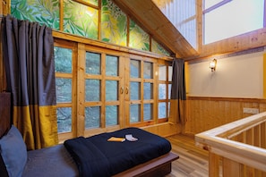 Duplex Triple Room with Balcony | Wi-Fi de cortesia, roupa de cama