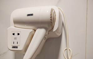 Café da manhã continental todos os dias mediante uma taxa