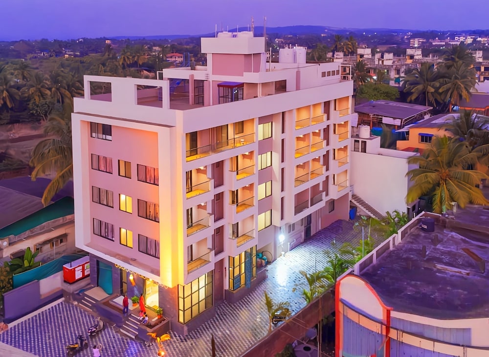 Hotel Aaradhya Crown - Devgad
