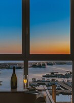 Cortinas/cortinados opacos, ferro/tábua de engomar 