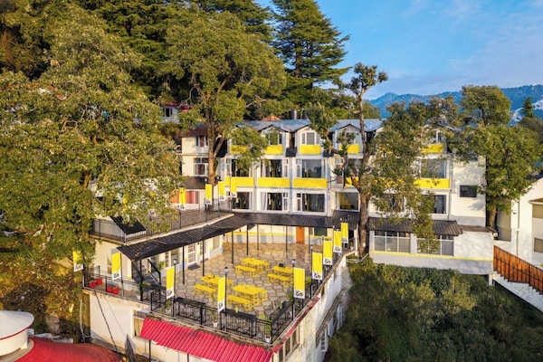 The Hosteller Dalhousie, Mall Road - Dalhousie