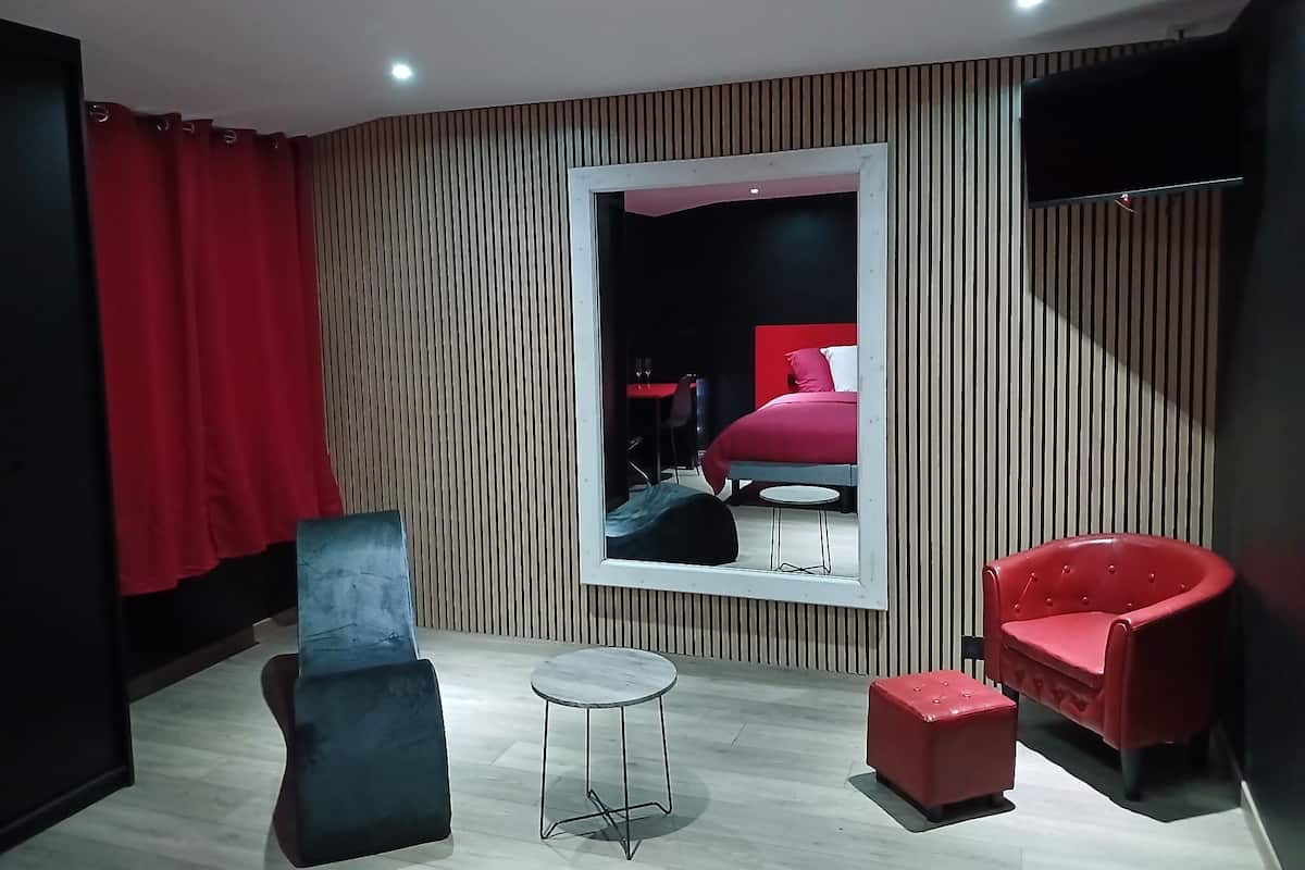 Quarto romântico | Escrivaninha, espaço de trabalho para notebook