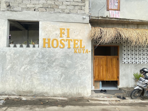 Fi Hostel Kuta - Lombok
