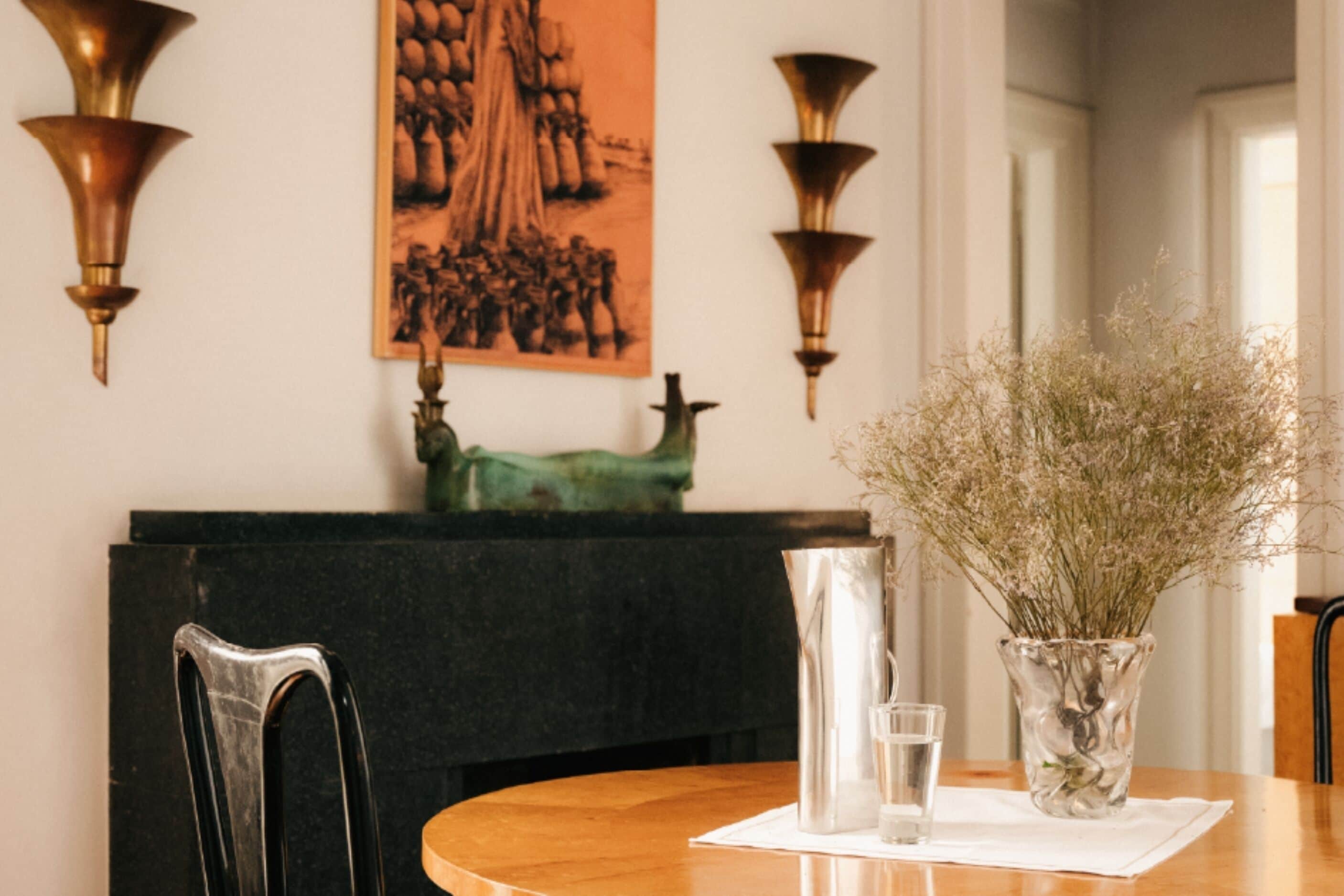 Apartamento, 2 quartos, kitchenette, Vista para a cidade | Refeições no quarto