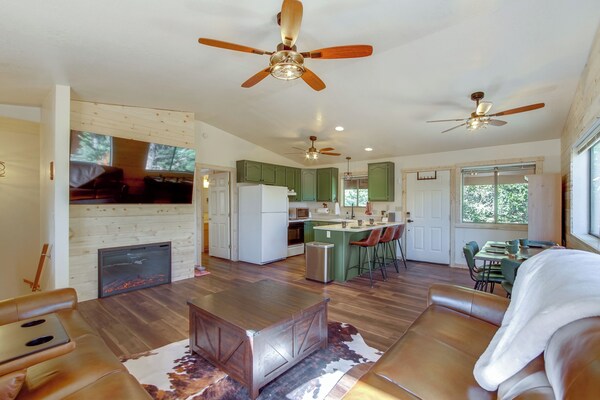 Luxe Cabin W/ Game Room: Near Zion Natl Park! - Utah