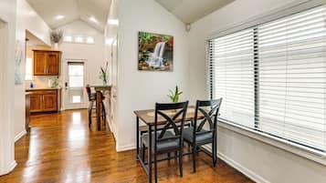 Casa (2 Bedrooms) | Interior
