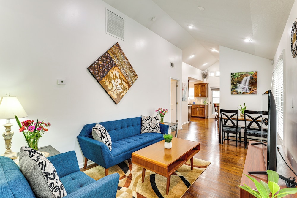 Walk To Macken Park: Home W/ Fenced Yard & Patio - Kansas City, MO