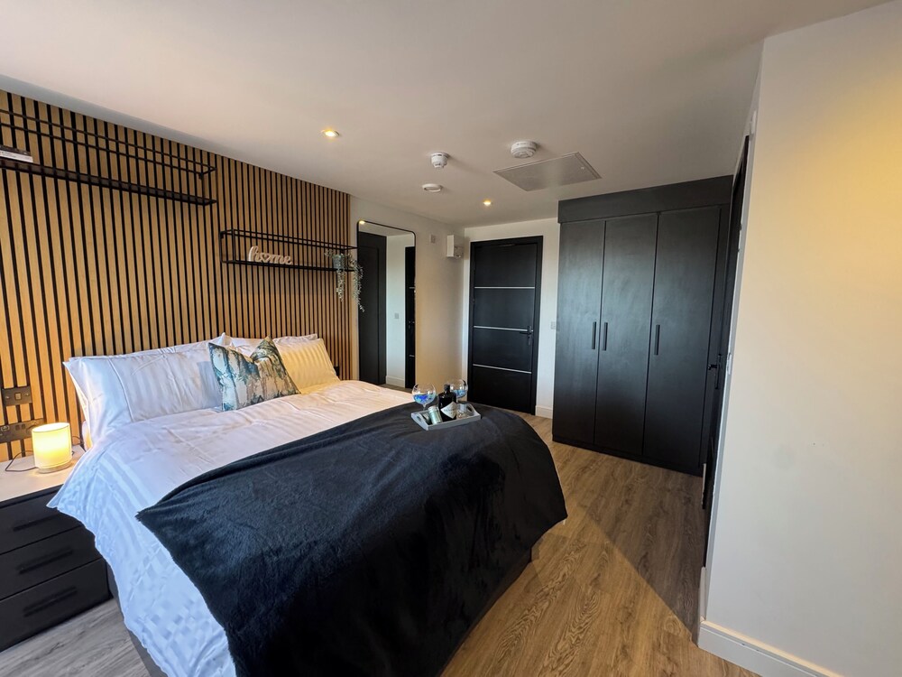 The Suites - Ormskirk