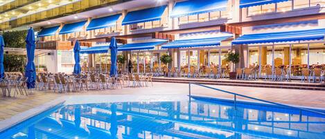 Piscina interna, piscina externa