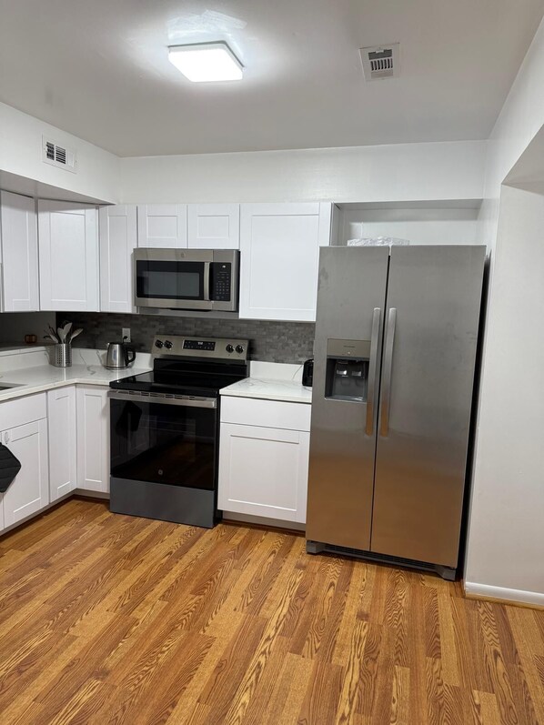 Tremendous 4-bedroom townhome with AC recently renovated modern home in ...