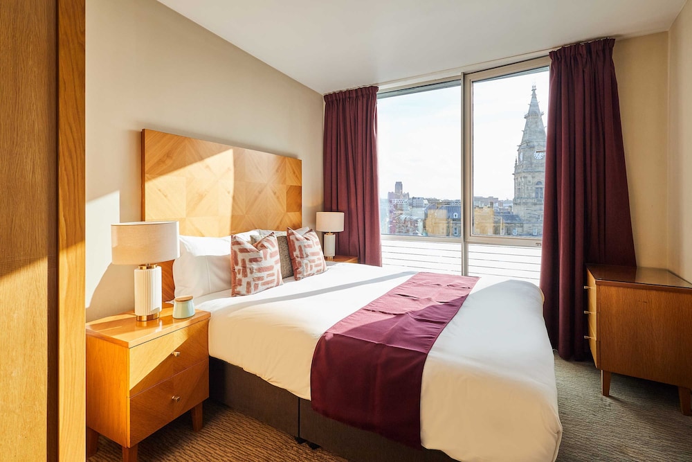 Host Stay 608 Hatton Garden - Walker Art Gallery