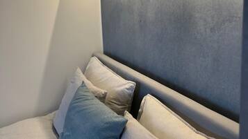 Apartamento luxo, vista para a cidade | Individualmente decorados, individualmente mobiliados, escrivaninha