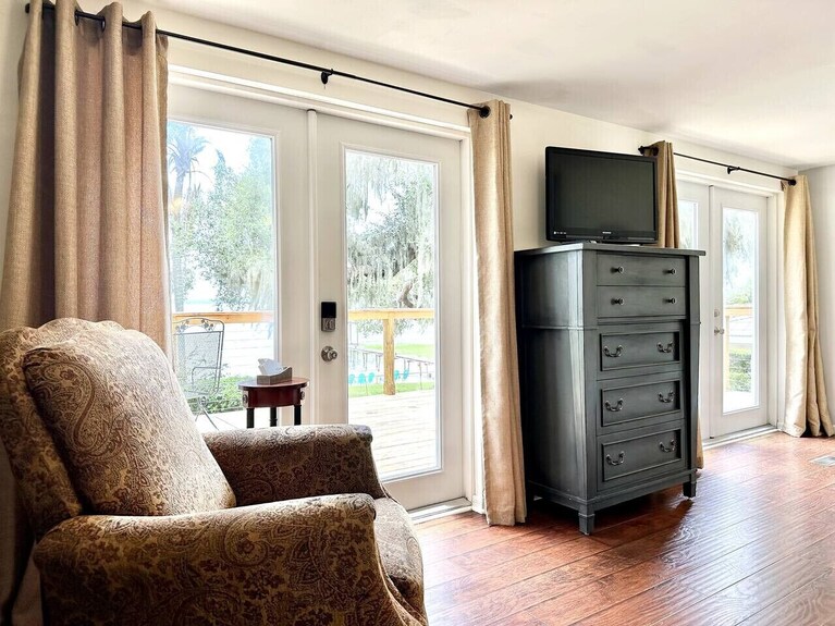 Cozy Lake House On Lake Weir - Lake Weir, FL