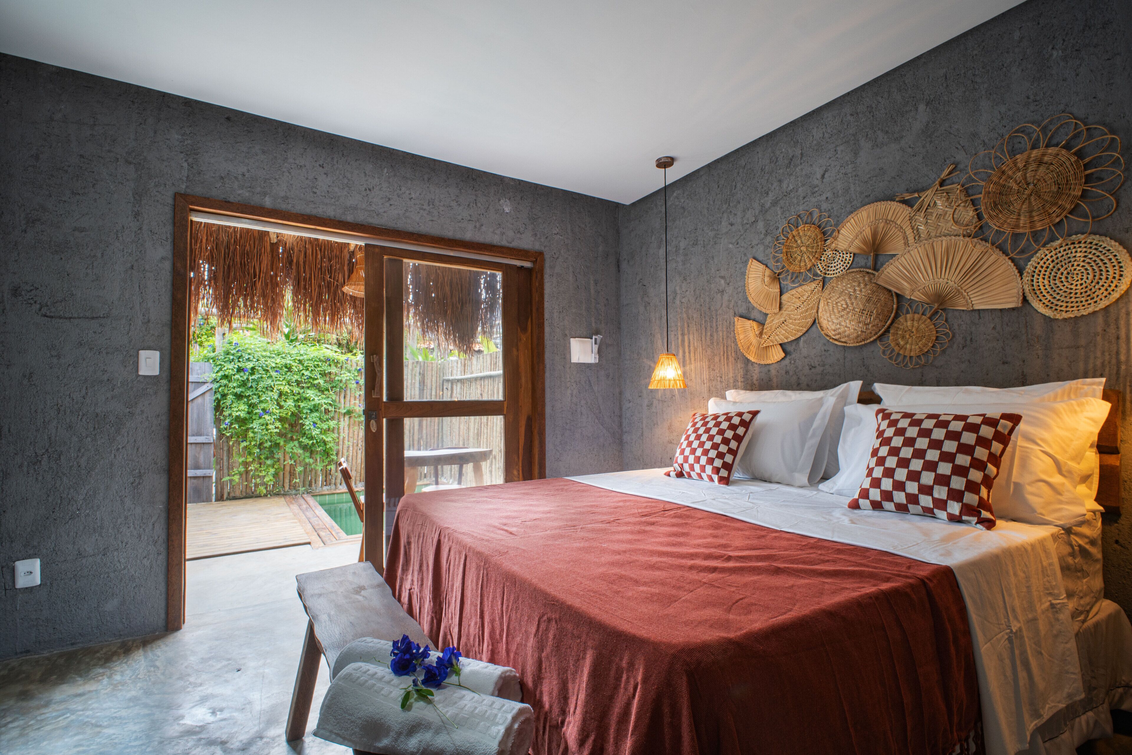 Quarto casal ou duplo, vista para a piscina | Cofres nos quartos, Wi-Fi de cortesia