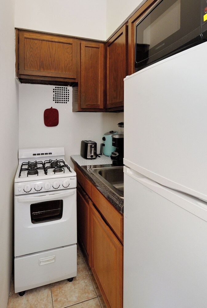 Fabulous apartment with AC in vibrant New York City - New York | Vrbo