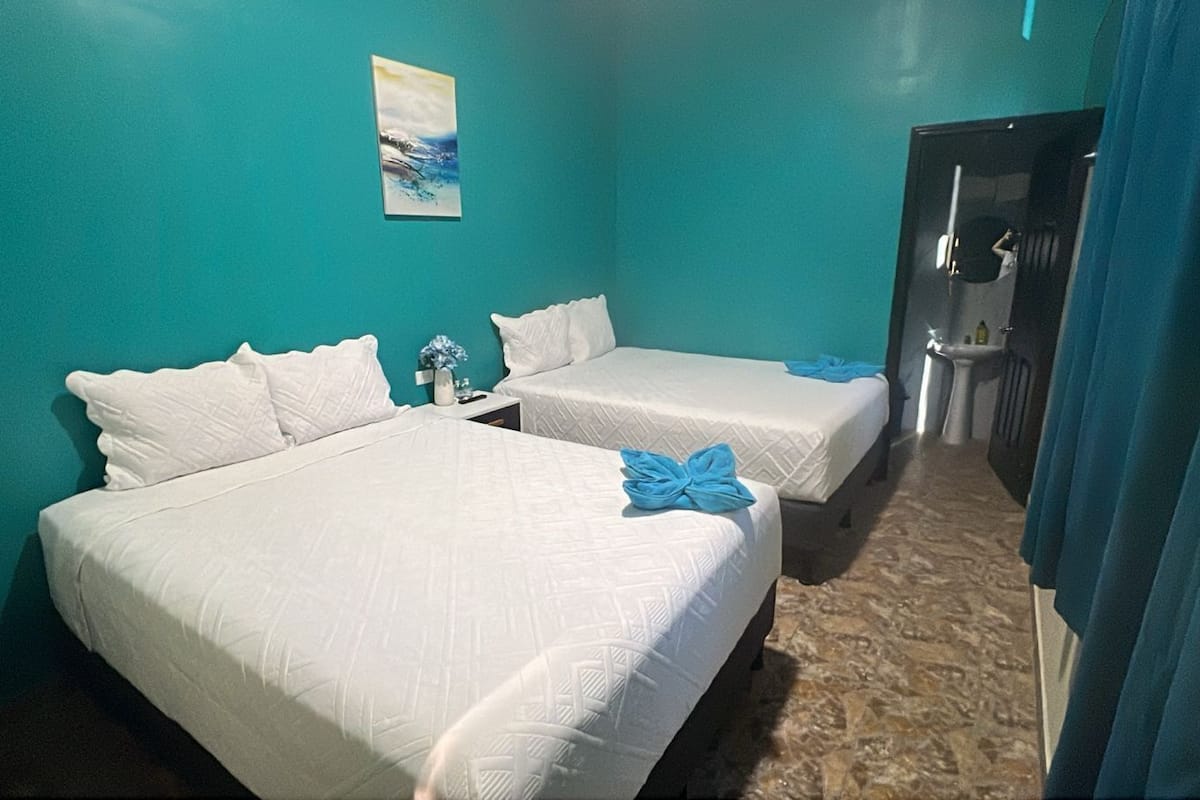 Quarto Twin Básico | Wi-fi grátis, roupa de cama fornecida