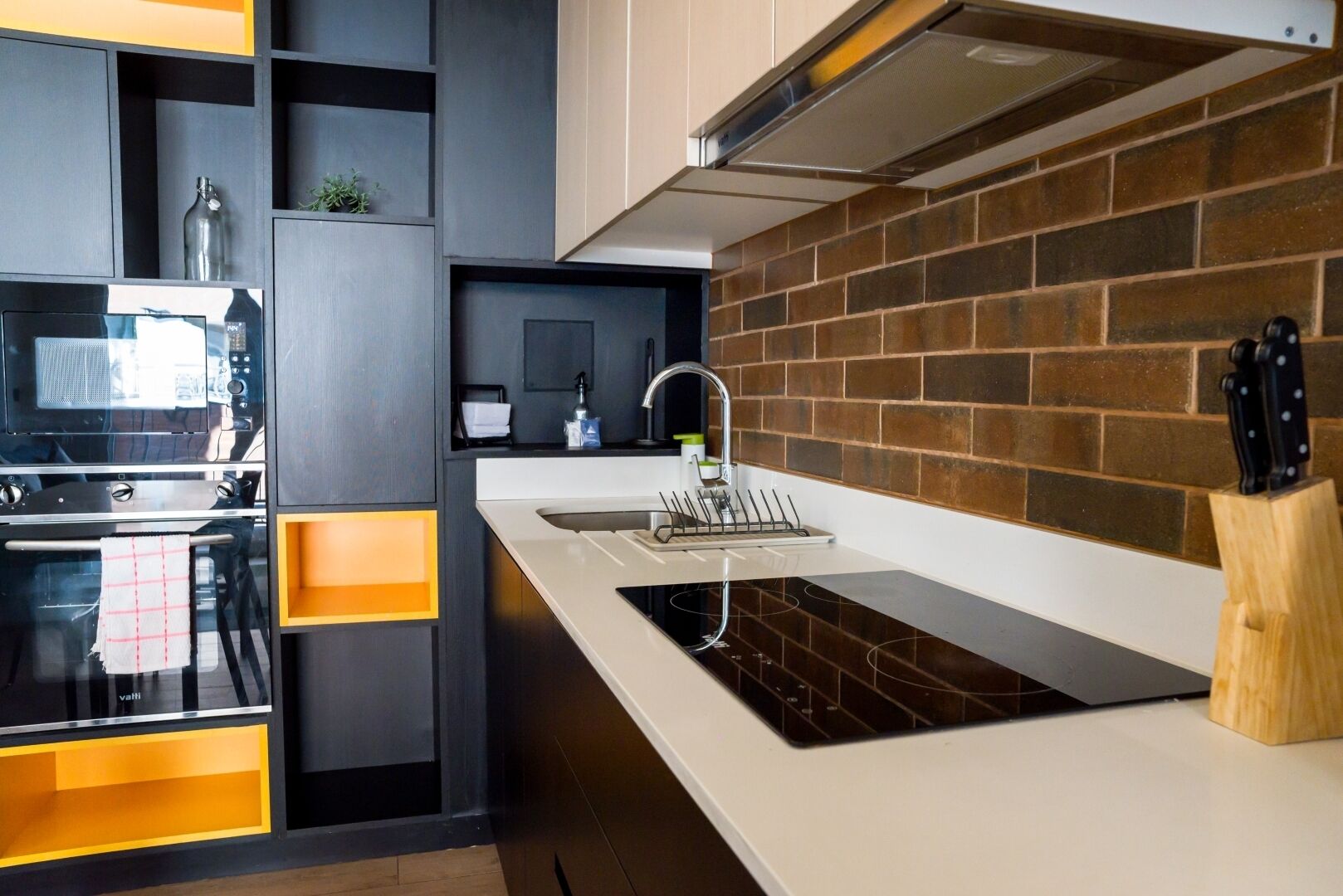 Apartamento standard, para não fumantes | Cozinha privada | Geladeira, micro-ondas, fogão, cooktop