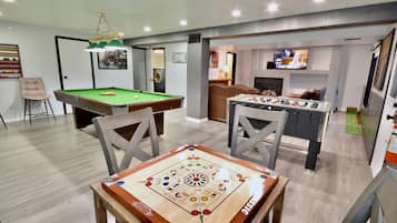Casa superior, banheiro privativo, vista para o parque (Full Private House) | Parte interna
