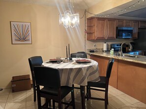 For the golf lover: 2-bedroom condo with AC in gated 55+ community ...