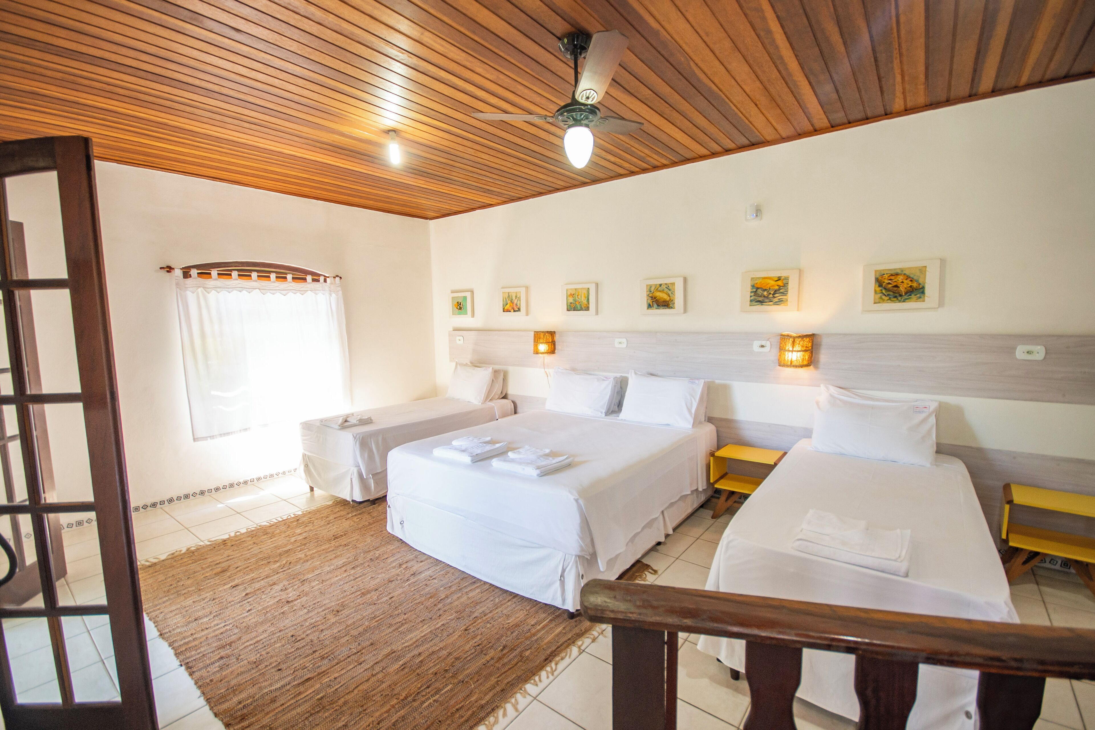 Quarto família, varanda, vista para a piscina | Wi-Fi de cortesia, acesso para cadeiras de rodas