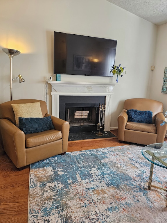 Primary Evolution Properties ~ Atlanta - Convenient, Comfy, Chic 3 Bedroom Home - Douglasville, GA