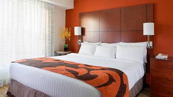 Suite-Estúdio, 1 cama king-size, banheira adaptada para pessoas com dificuldades motoras | Secretária, secretária adequada para computadores portáteis