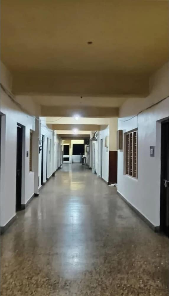 Brundavan Nearvijayawada Railwaystation - Vijayawada