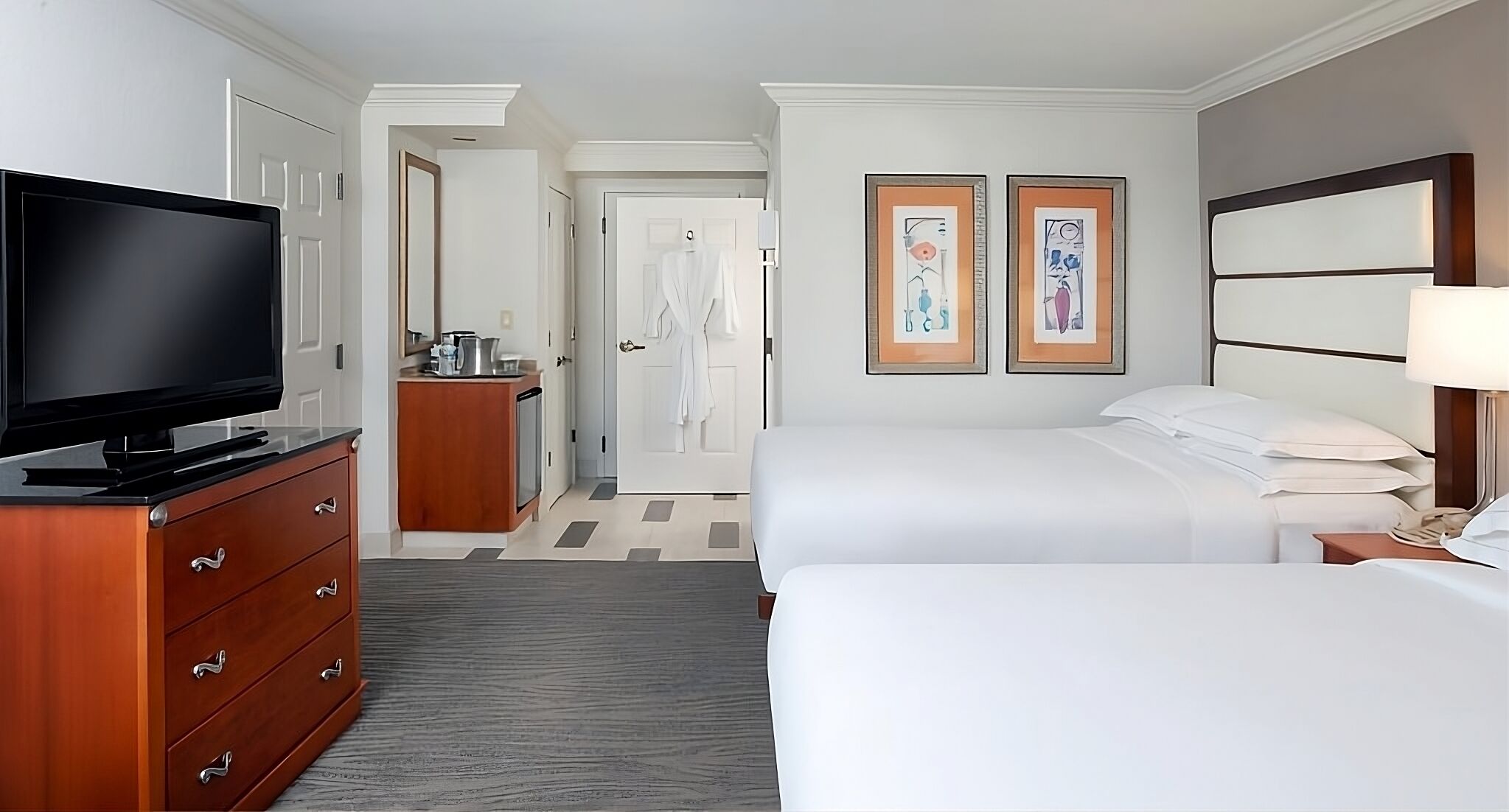 Look No Further! 2 Relaxing Units, Outdoor Pool Access, Free Parking! - Naples, FL