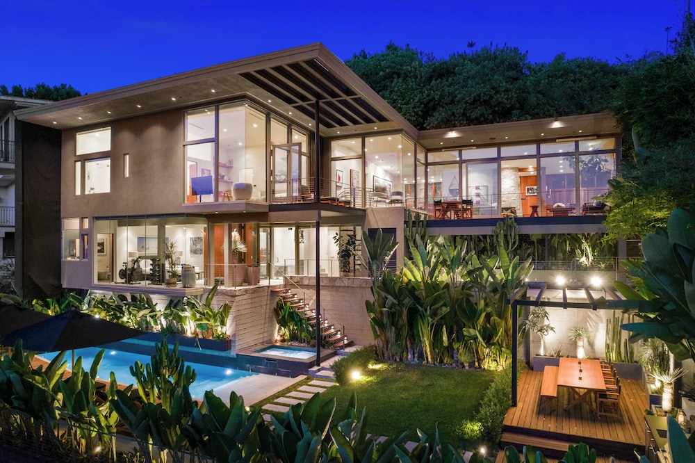 Waynecrest - Santa Monica, CA