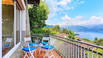 Vila, 3 quartos, terraço, vista para o jardim | Sacada