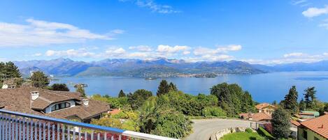 Villa, 3 quartos, terraço, vista para o jardim | Terrenos do alojamento