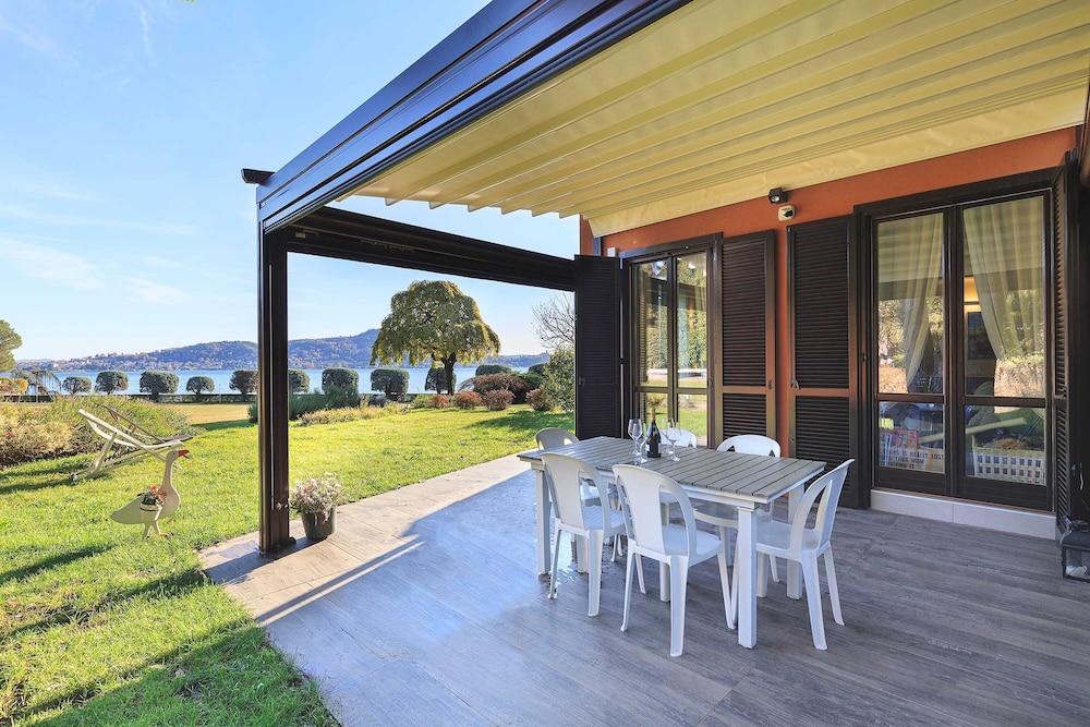 Lakefront Holiday Home - Meina