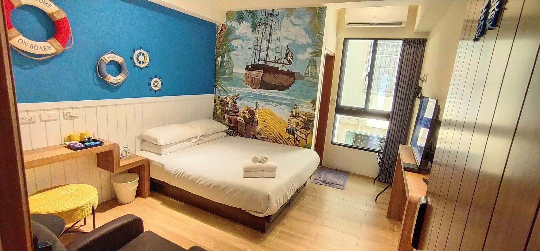 Quarto casal standard | Espaço de trabalho para notebook, cortinas blackout, Wi-Fi de cortesia