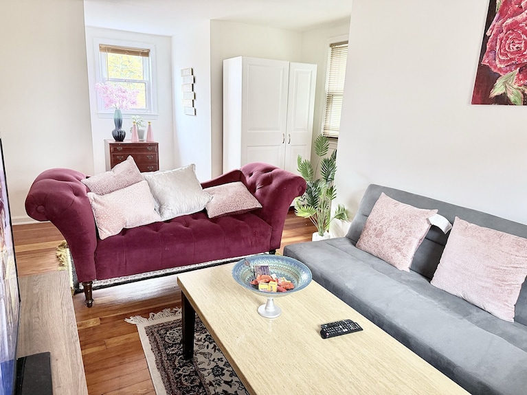 Charming Cozy 1-bedroom Apartment In Terrific Suburban Irondequcit Area - Rochester